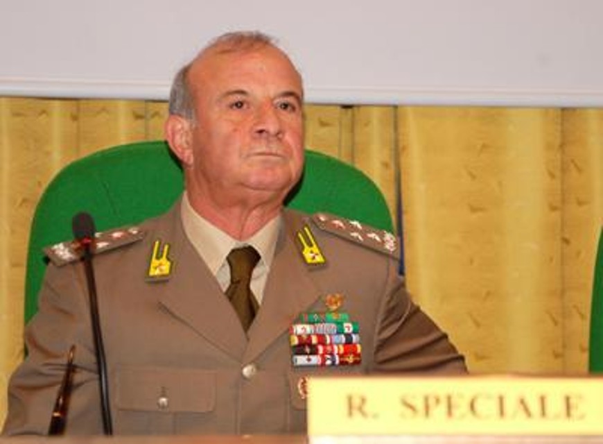 Ex comandante della Gdf Speciale legato e rapinato da tre banditi