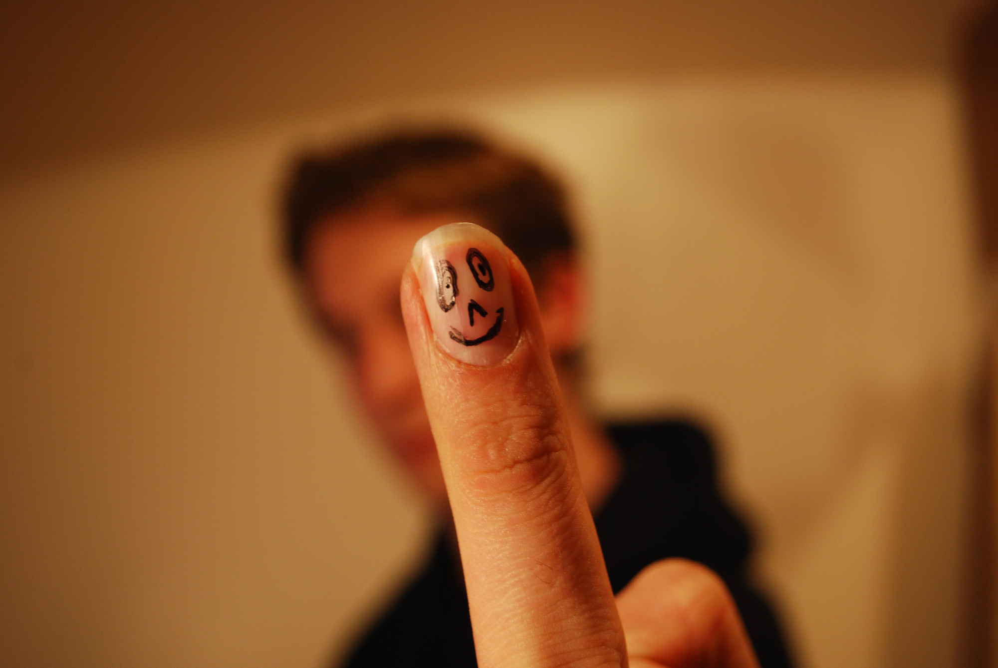 Emoticon dito medio: sarà utile o l'ennesima volgarità?
