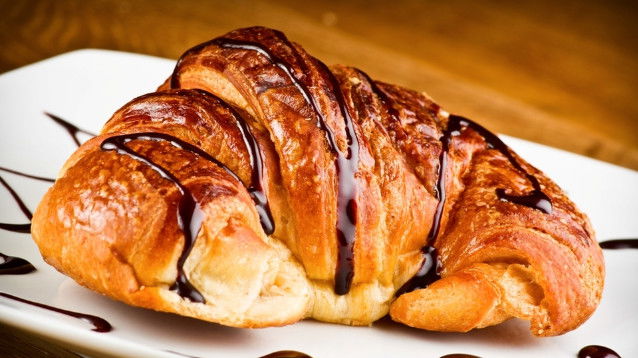 Cornetti del bar: al limite della tossicità. Ecco cosa ci danno da mangiare