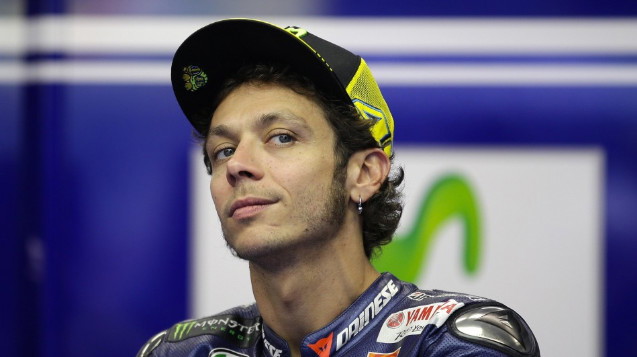 Paura per Valentino Rossi: incidente in moto Paura per Valentino Rossi: incidente in moto