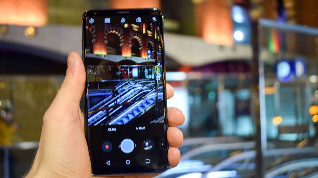 LG V30S ThinQ: al MWC 2018 con l'intelligenza artificiale, e più memoria