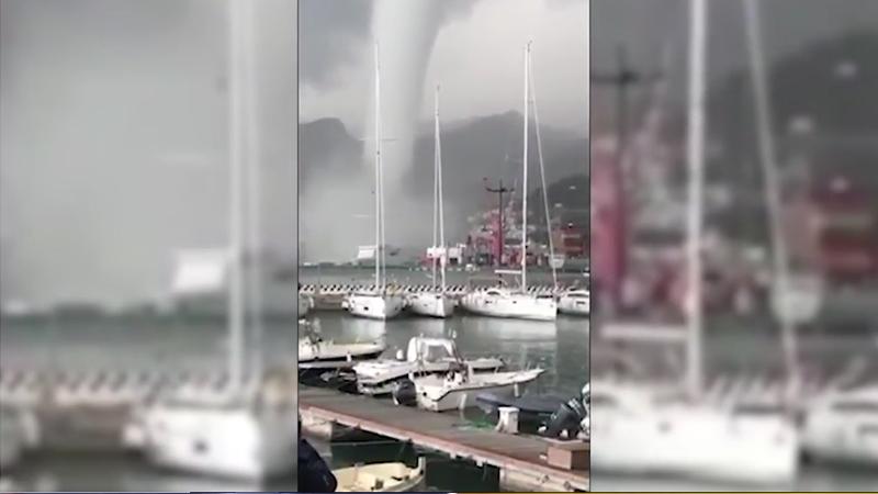 Salerno, spaventosa tromba marina si abbatte sul porto: due feriti