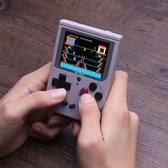Nostalgici del GameBoy? Ecco le mini consolle per il retrogaming di BittBoy
