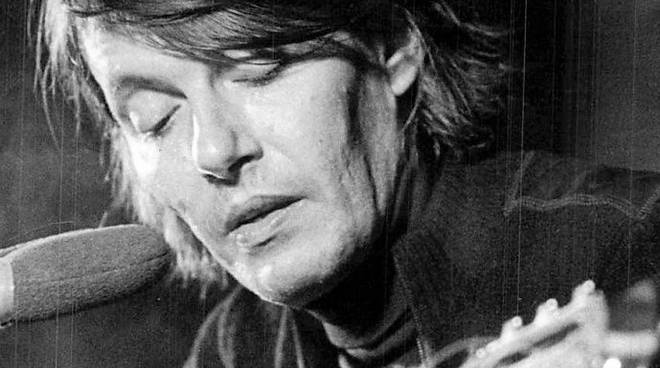 Vent'anni senza De Andrè: 5 canzoni per raccontare la sua vita