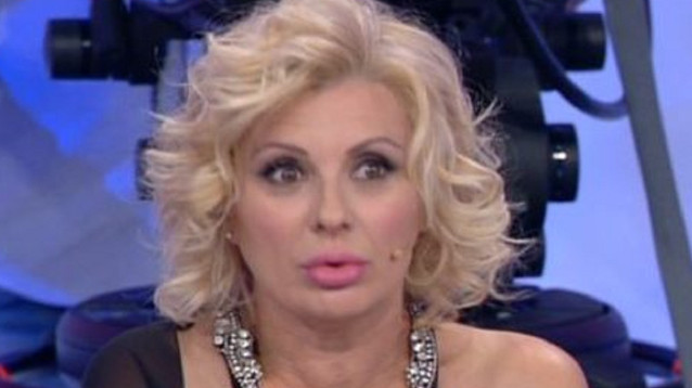 Tina Cipollari, un hater attacca uno dei suoi figli su Instagram: "Sei ...