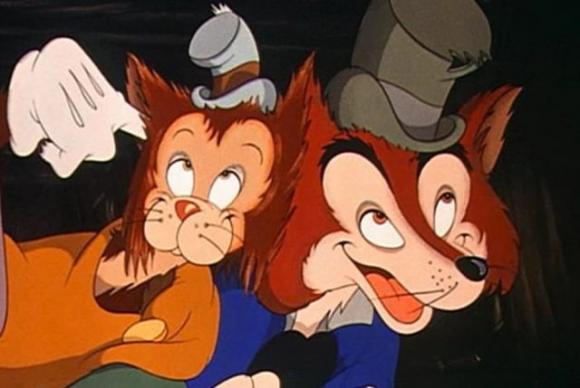 Come in Pinocchio: un gatto e una volpe si ritrovano ogni sera per ...