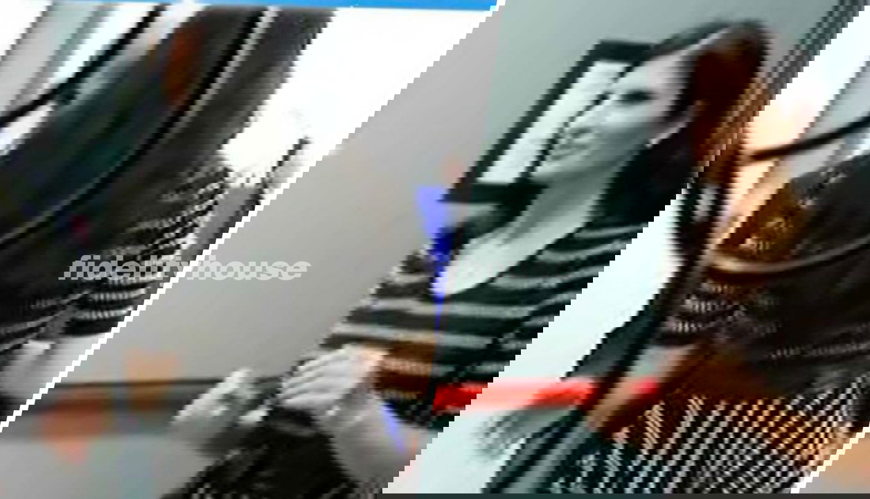 Pamela Prati perde la testa: "Calci e pugni, una furia" dietro le ...