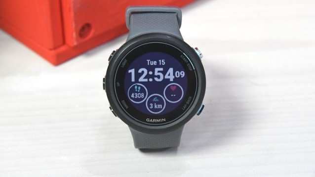 Garmin Swim 2: ufficiale lo sportwatch low cost per gli amanti del nuoto
