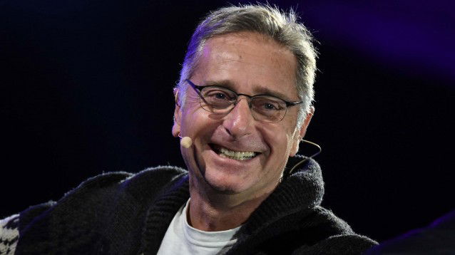 Paolo Bonolis presto nonno, la figlia Martina è in dolce attesa