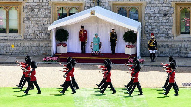 Fuggono da Windsor per andare ad un rave party: arrestate 13 guardie ...