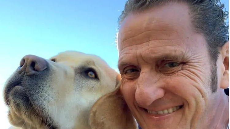 Enzo Salvi disperato, il suo labrador Peggy ricoverato per avvelenamento