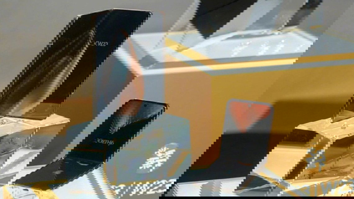 Samsung W23 5G e W23 Flip: ufficiali i nuovi foldable extra lusso con 5G