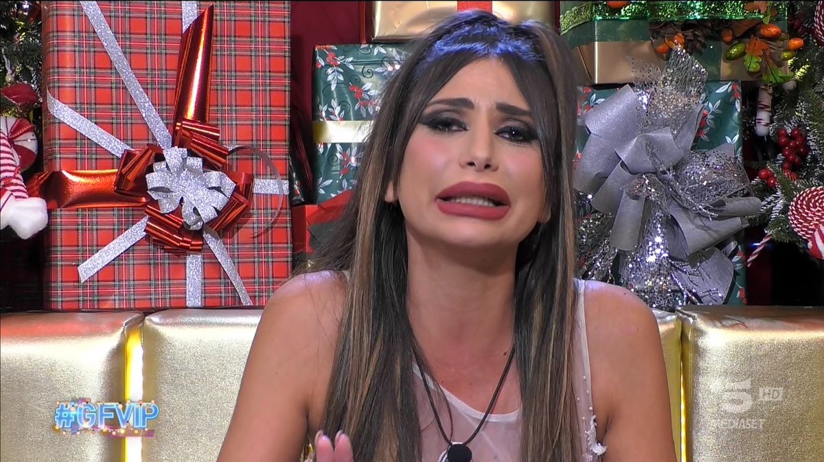 GF Vip, Sarah Altobello parla di Attilio Romita: "Non riesco a ...