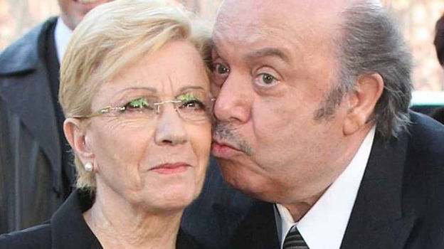 Morta la moglie di Lino Banfi: lo strazio della figlia Rosanna in un ... Morta la moglie di Lino Banfi: lo strazio della figlia Rosanna in un ...