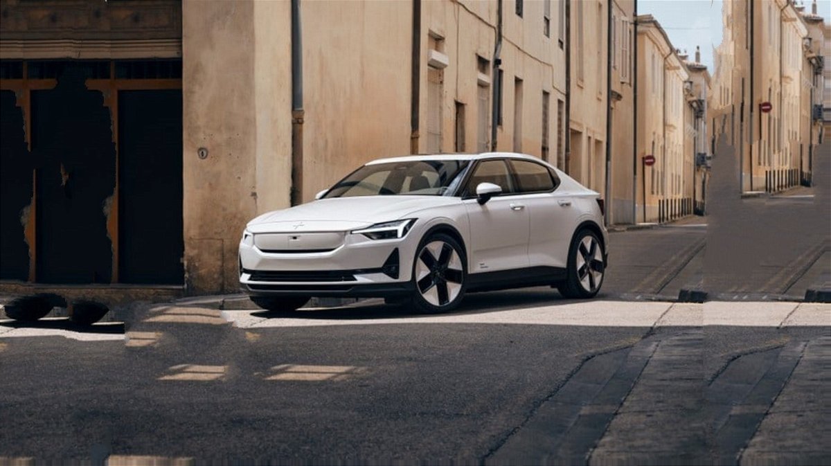 Polestar 2: il fastback elettrico che sfida Tesla