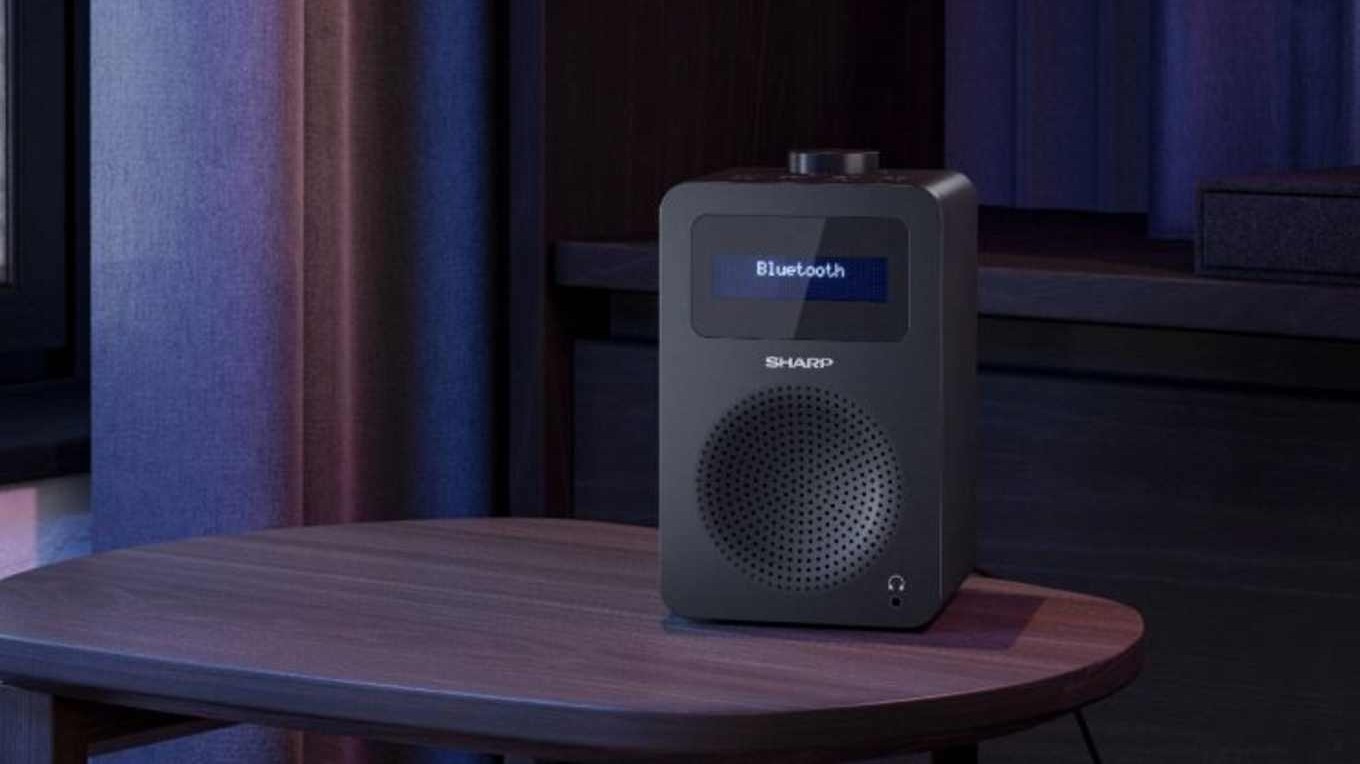 Sharp Tokyo DR-430, una radio digitale completa e versatile