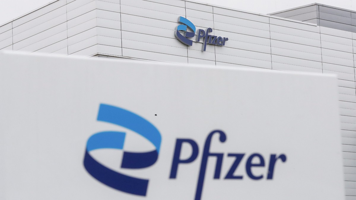 Pfizer crolla dopo il calo della domanda dei vaccini contro il Covid-19