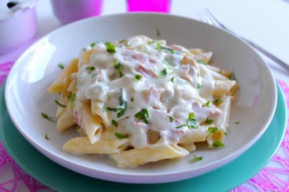 Penne rigate con Philadelphia, salame e zucchine - Fidelity Cucina