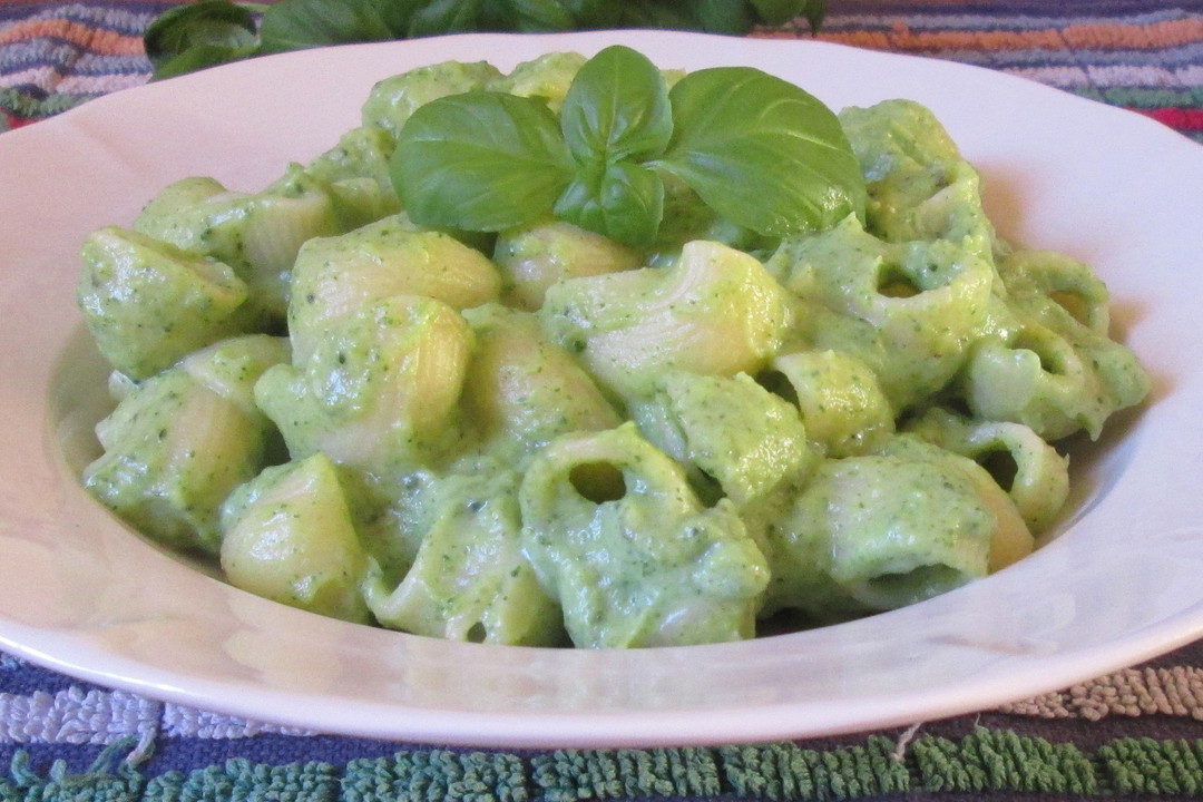 Pipe con crema di broccoli e basilico - Fidelity Cucina