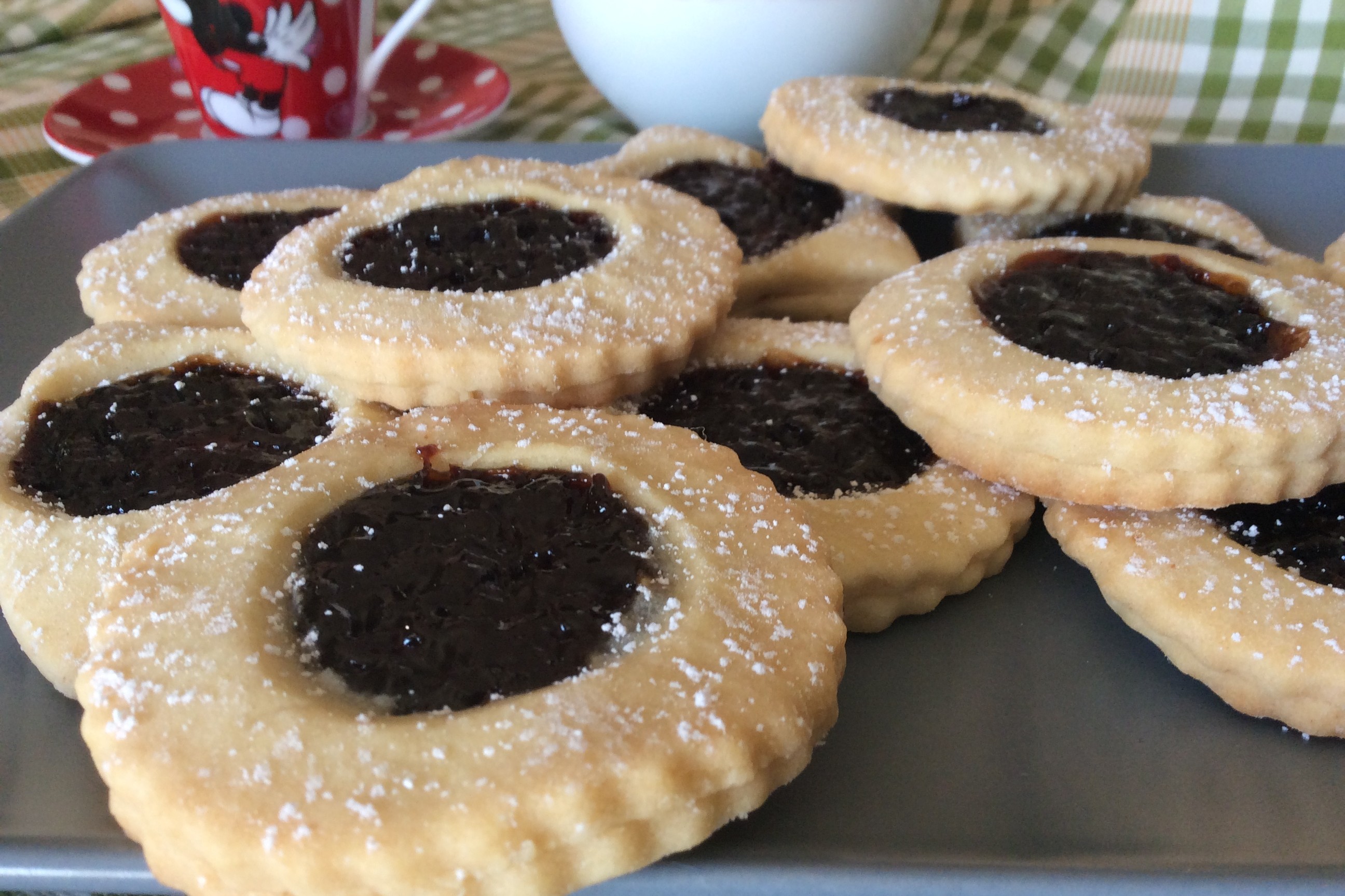 Biscotti tirolesi con marmellata di ciliegie - Fidelity Cucina