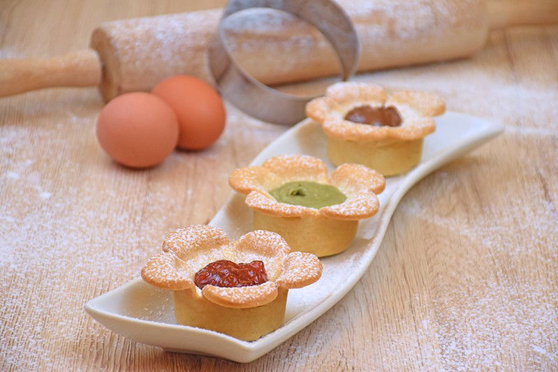 Fiori di frolla ripieni - Fidelity Cucina