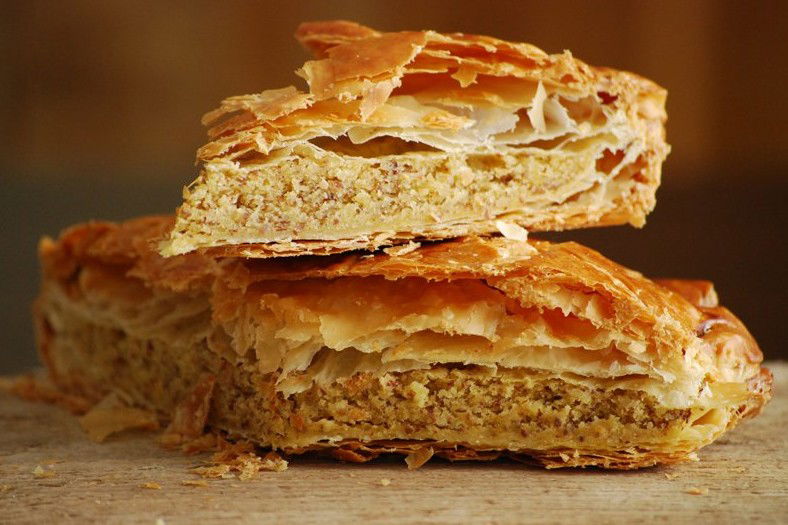 Galette des rois con crema frangipane, ricetta francese - Fidelity Cucina