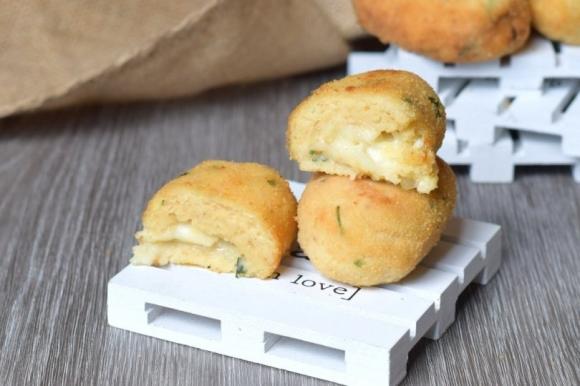 Crocchette di patate ripiene di mozzarella - Fidelity Cucina