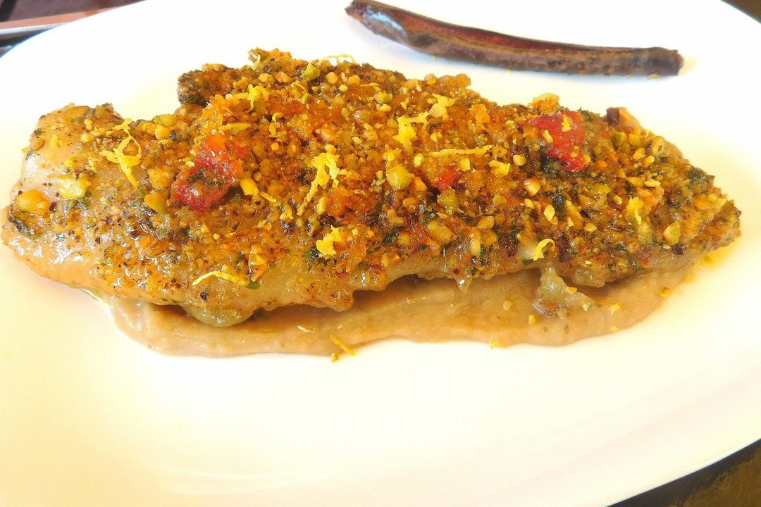Filetto di merluzzo con salsa di melanzane e pistacchi - Fidelity Cucina