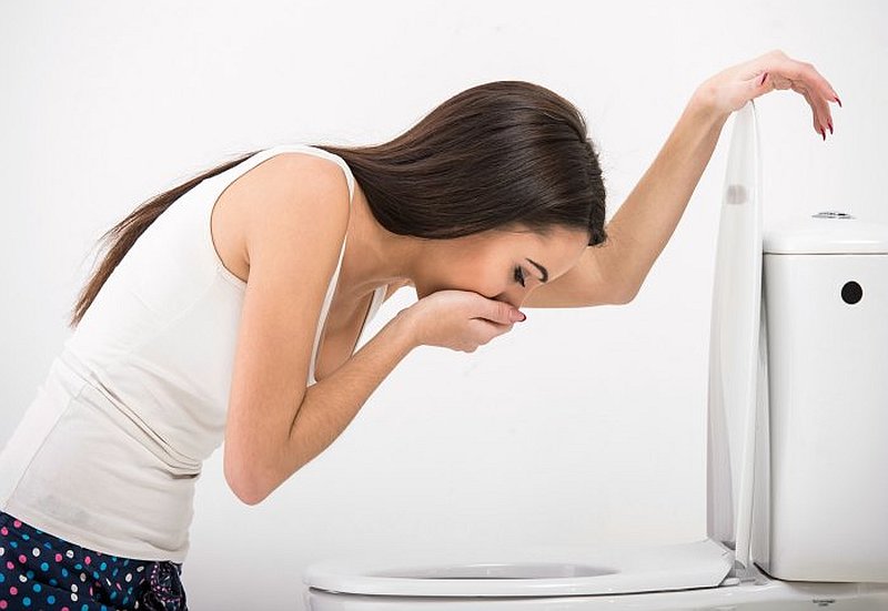 Vomitare sangue: le cause principali e cosa fare in caso di ematemesi