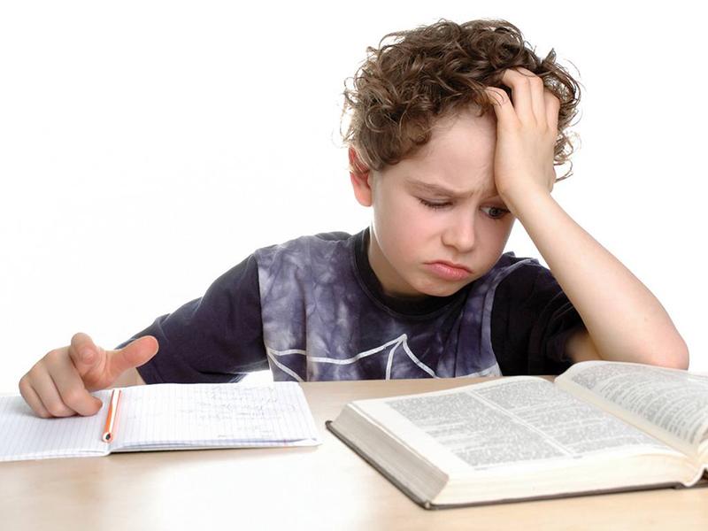 Come aiutare un figlio dislessico: esercizi da fare e consigli