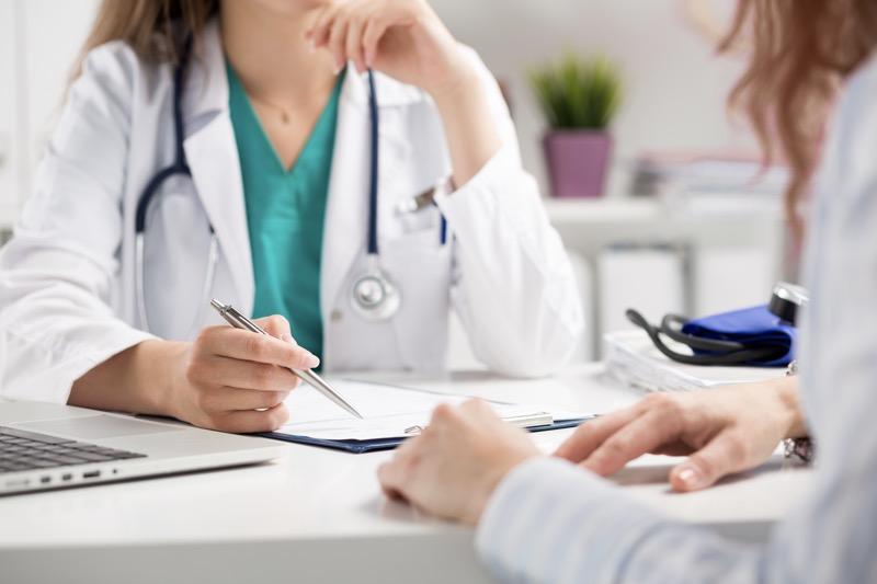 Proctologo: cosa cura e come prepararsi alla visita proctologica