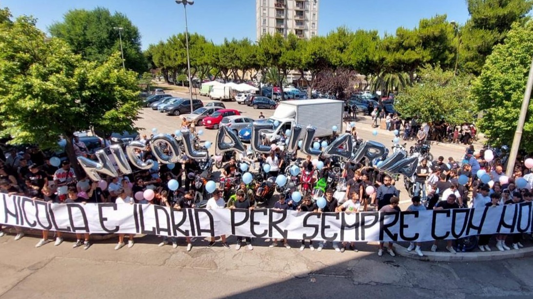 Strazio in paese, non ce l'hanno fatta i 2 fidanzati di 18 anni