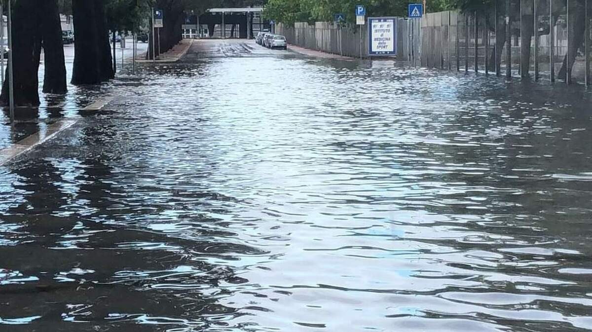 Italia, acquazzone improvviso sommerge la città italiana