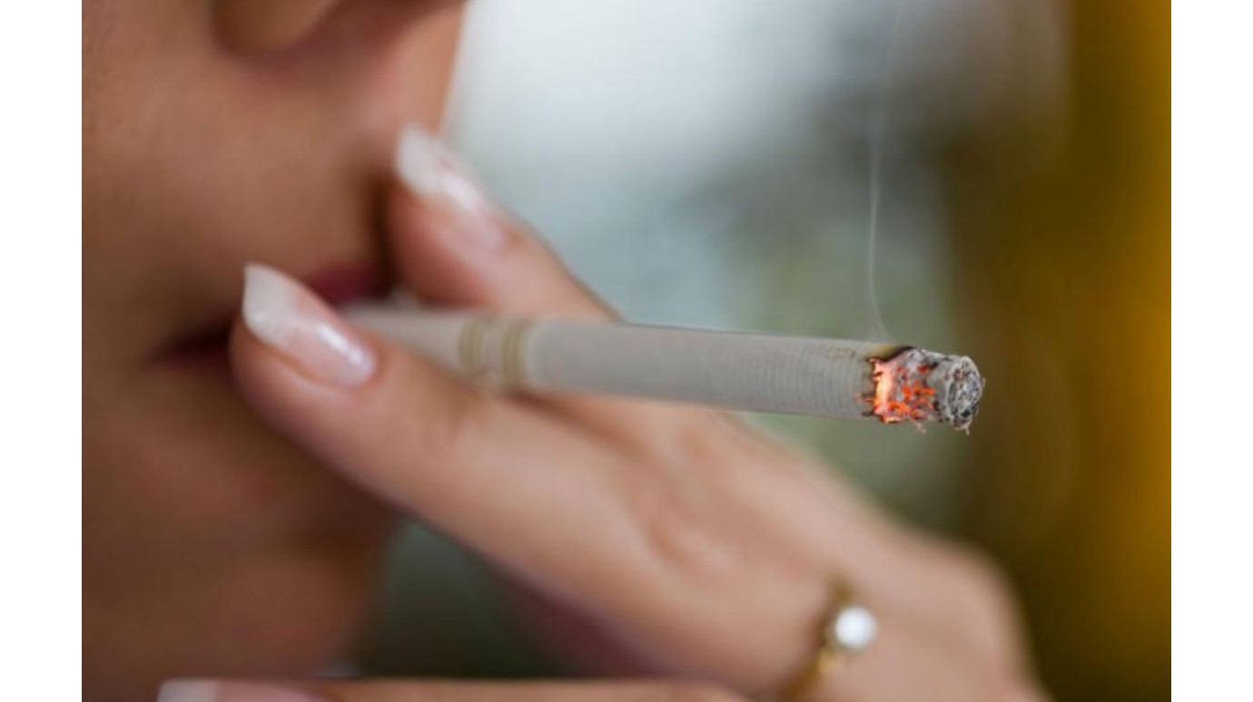 La terribile notizia per chi fuma: italiani su tutte le furie
