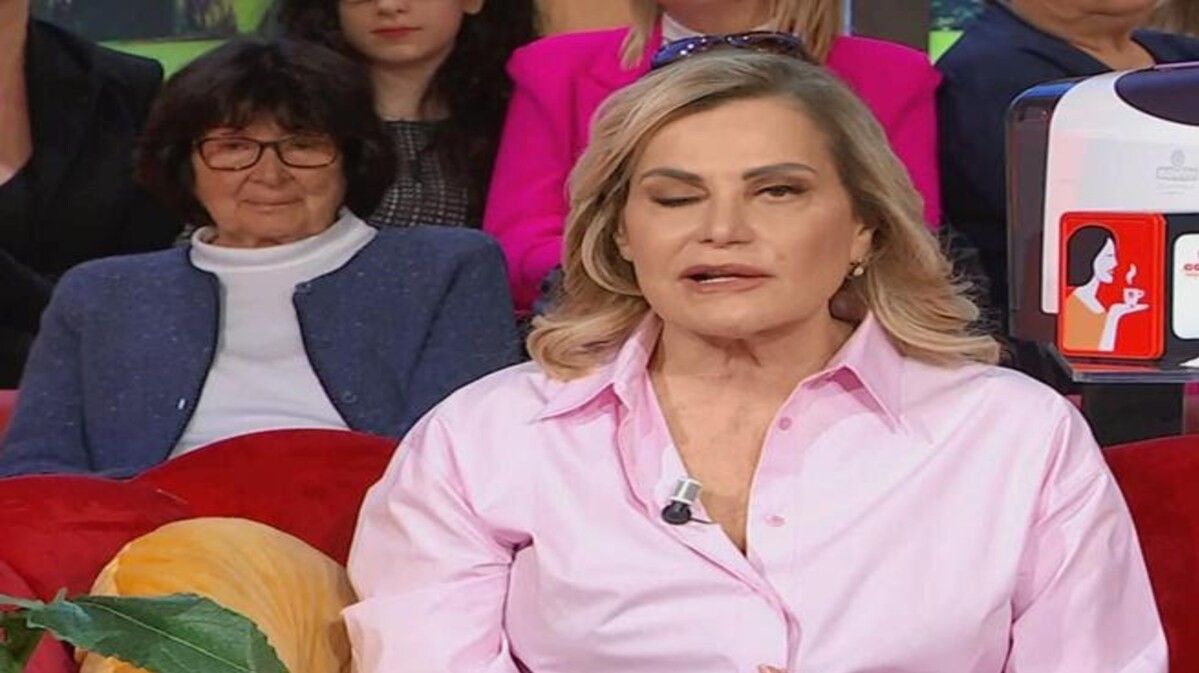 Simona Ventura, la paralisi di Bell: cos'è e quali sono i sintomi