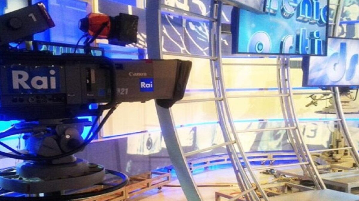 Il conduttore lascia la Rai dopo 60 anni di onorata carriera