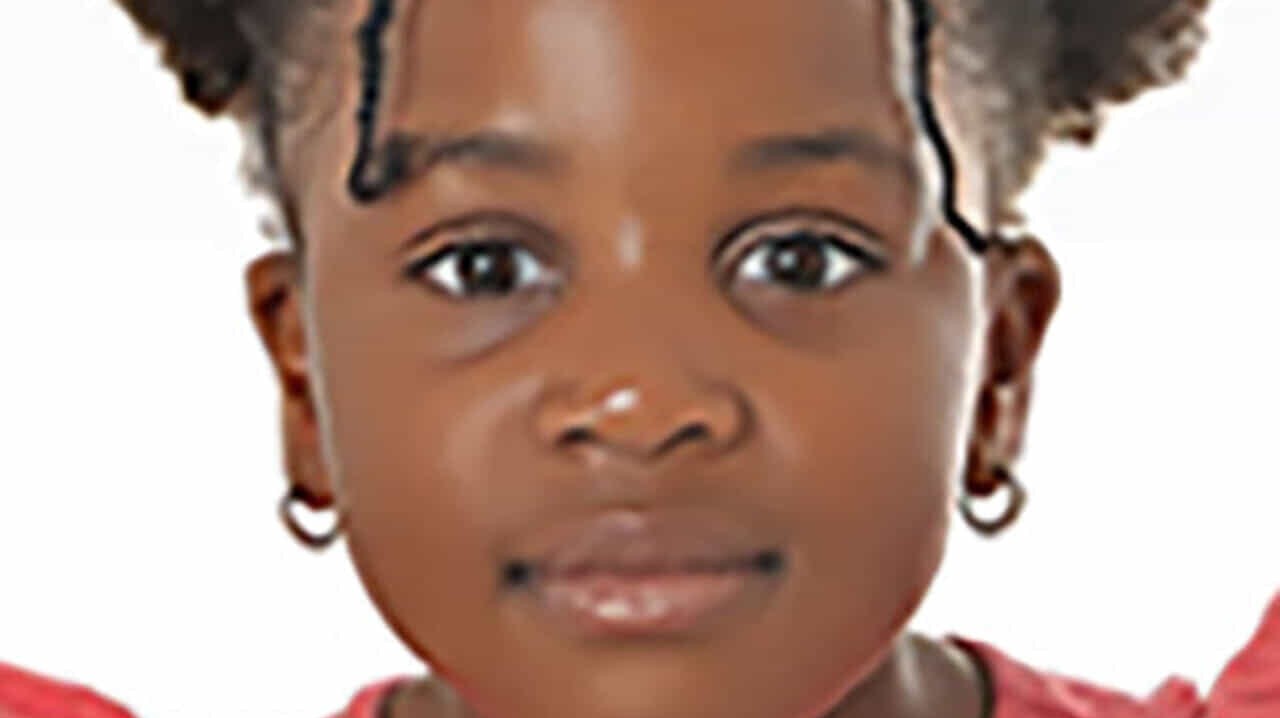 "Mamma ho mal di testa". Muore a 7 anni: è la figlia di..