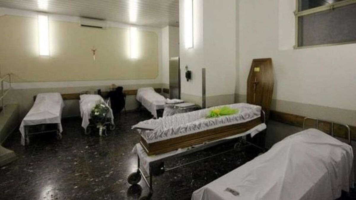 Necrofilo 23enne beccato a farlo con un cadavere
