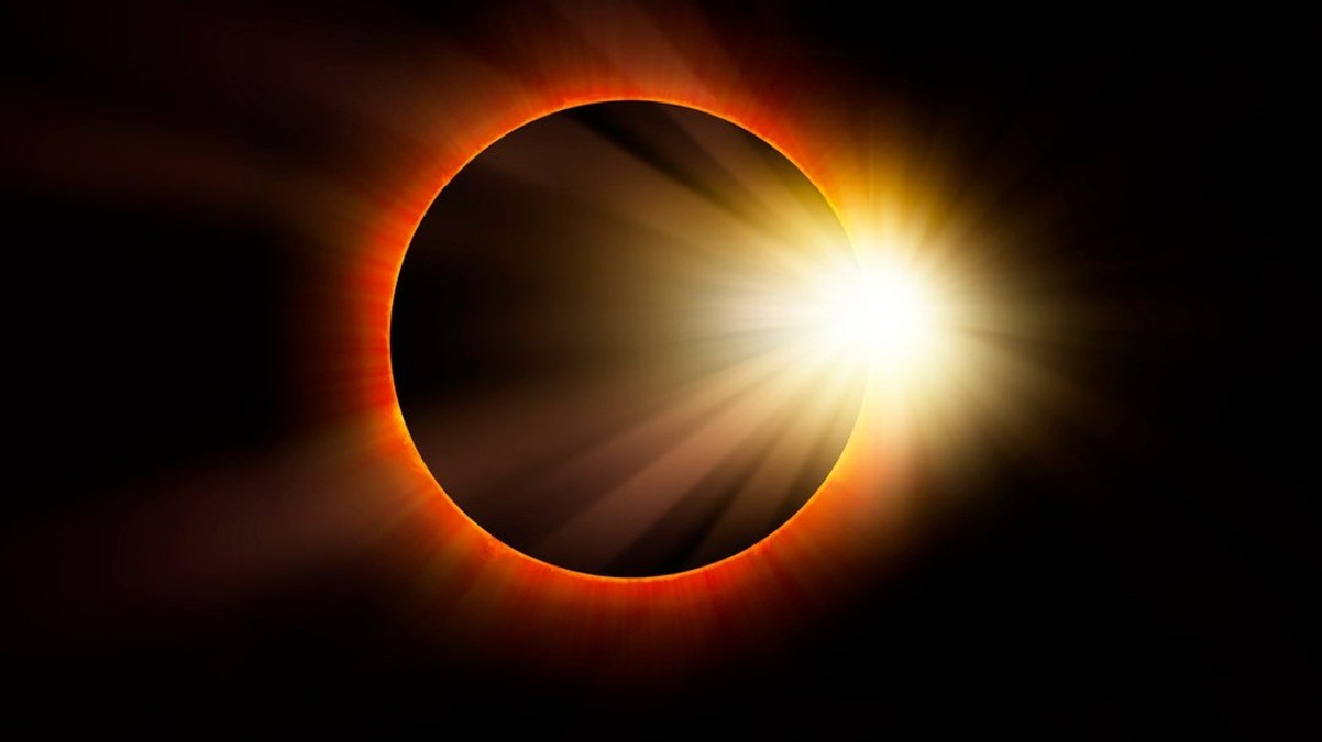 Eclissi solare in Italia: rimarremo al buio totale per 6 minuti