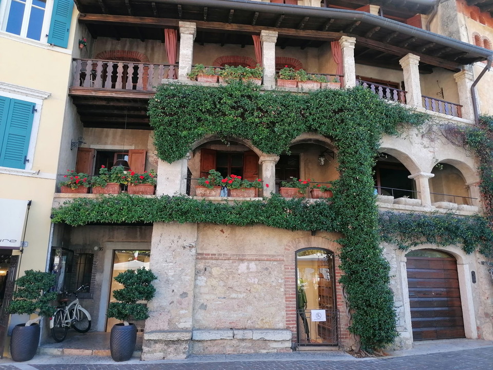 Torri del Benaco: una perla nascosta del Lago di Garda - Fidelity Viaggi
